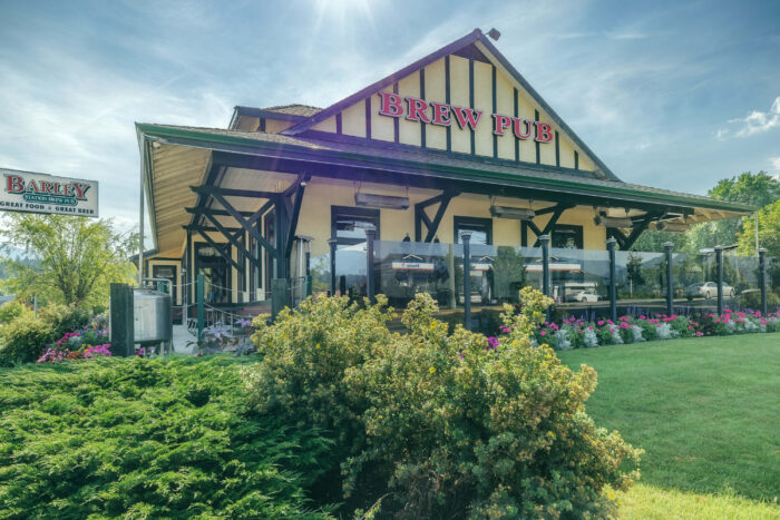 21 Best Salmon Arm Restaurants - BestEver.Guide